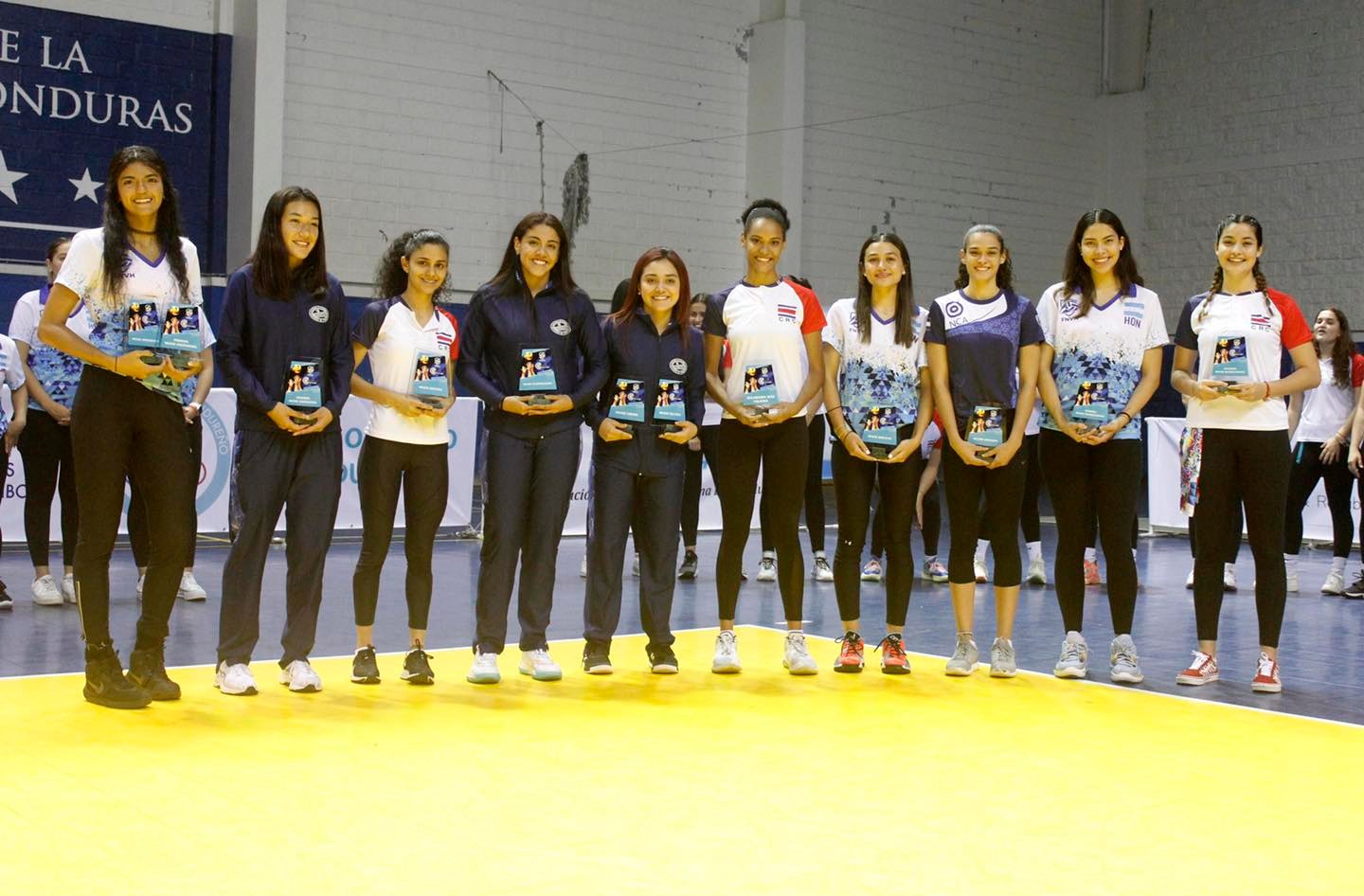 MARÍA BELÉN ARCIA CONSIGUE DISTINCIÓN DE MEJOR OPUESTO EN EL V ...